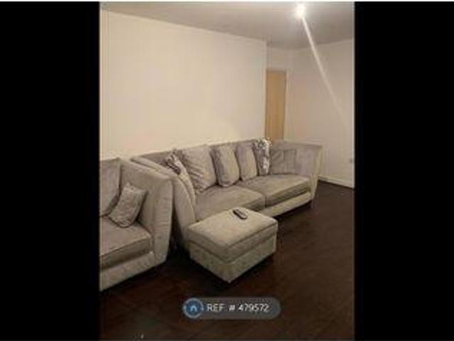 2 Bedrooms Flat for rent in Rush Grove Street, London SE18