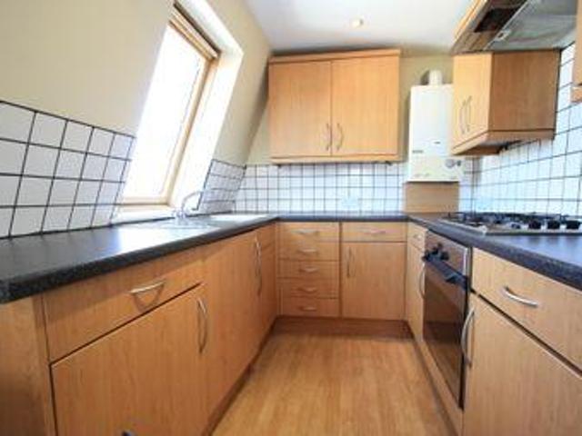 2 Bedrooms Flat for rent in Russel Rd, Wimbledon SW19