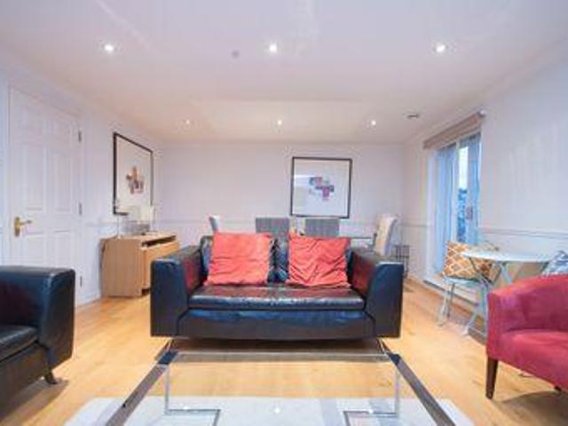 2 Bedrooms Flat for rent in Russell Road, Olympia, London W14