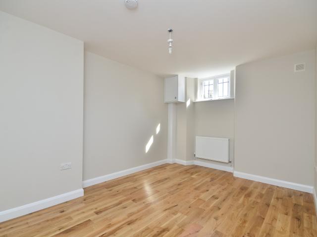 2 Bedrooms Flat for Rent in Rye Lane | Foxtons