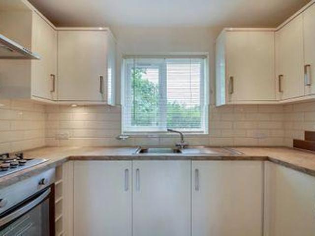 2 Bedrooms Flat for rent in Ryefield Crescent, Northwood HA6