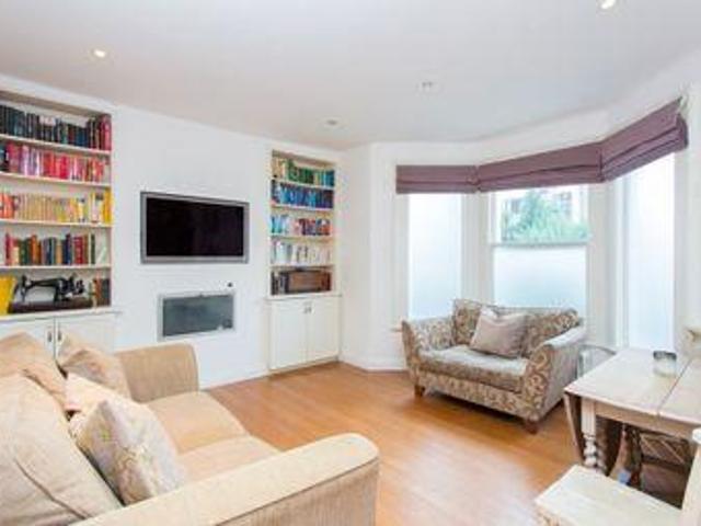 2 Bedrooms Flat for rent in Rylett Road, London W12