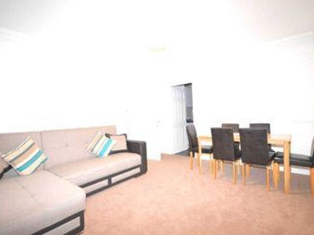 2 Bedrooms Flat for rent in Rymill Street, London E16