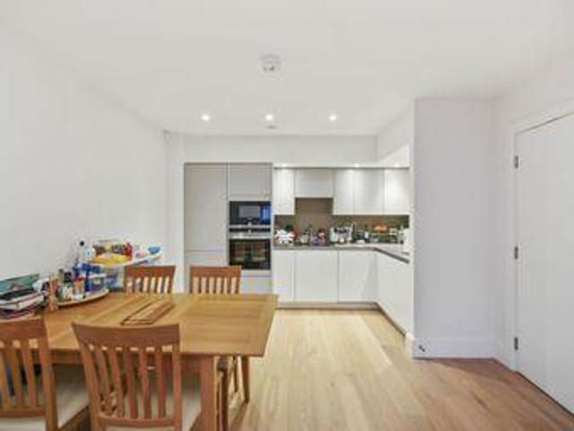 2 Bedrooms Flat for rent in Wolverton Gardens, London W6