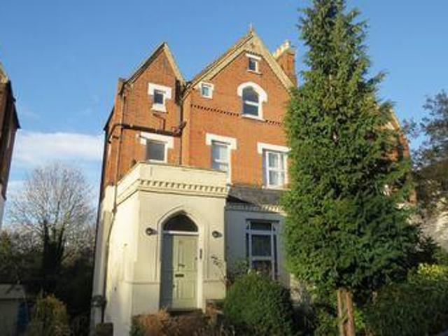2 Bedrooms Flat for rent in Wood Vale, Forest Hill SE23