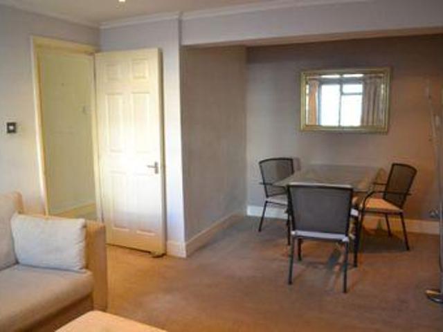 2 Bedrooms Flat for rent in Wood Dene, Queens Road, London SE15