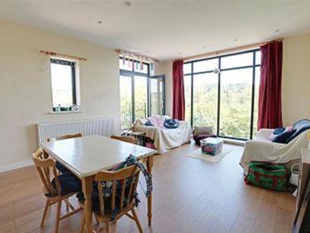 2 Bedrooms Flat for rent in Wood, Lower Bristol Road, Bath BA2