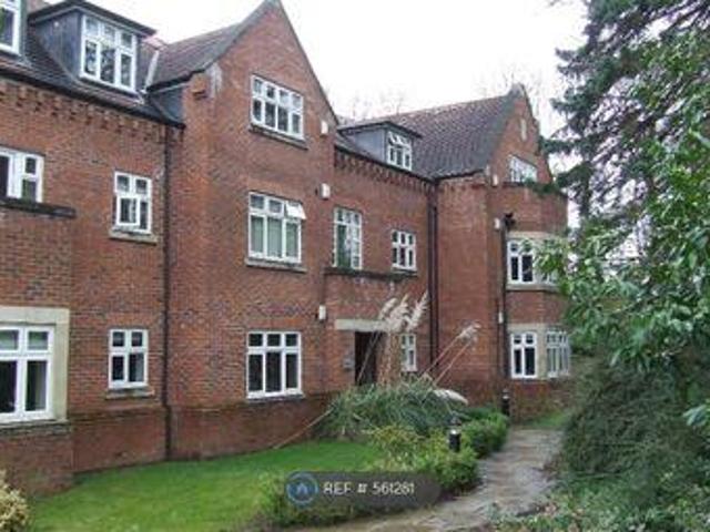 2 Bedrooms Flat for rent in Wood Moor Court, Leeds LS17