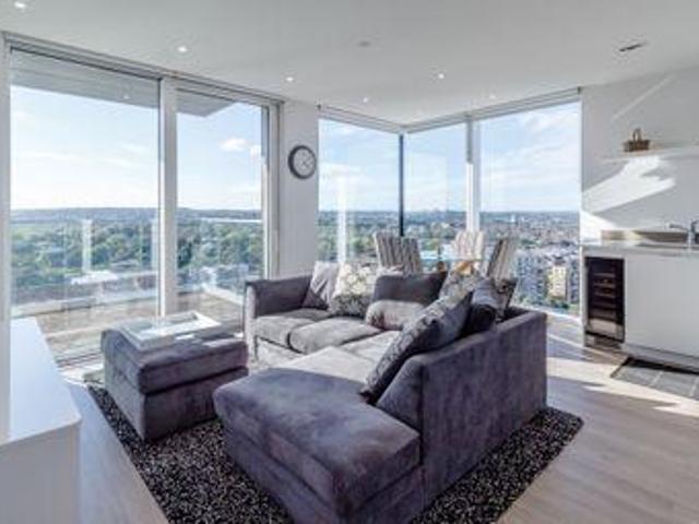 2 Bedrooms Flat for rent in Woodberry Down, Woodberry Down, London N4