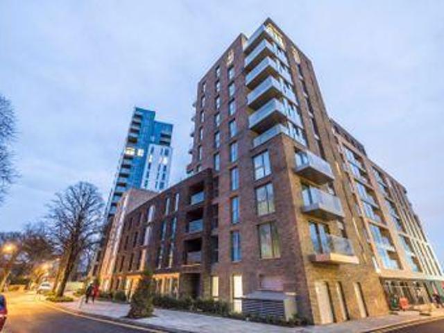 2 Bedrooms Flat for rent in Woodberry Grove, London N4