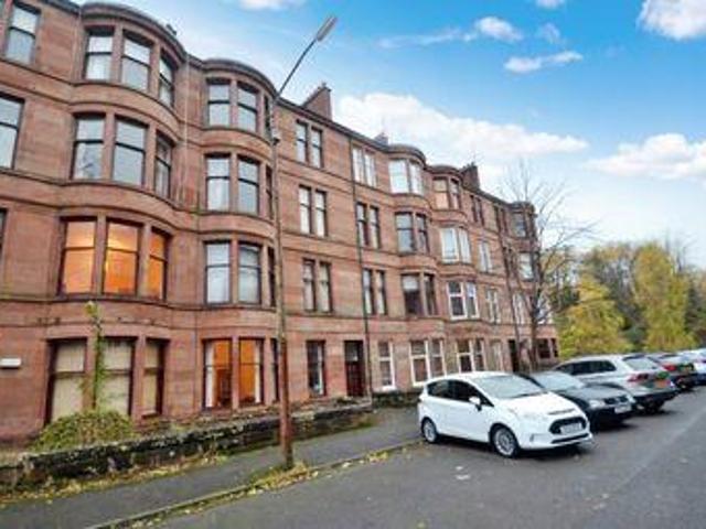 2 Bedrooms Flat for rent in Woodford Street, Shawlands, Glasgow G41
