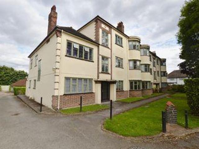 2 Bedrooms Flat for rent in Woodford Road, South Woodford E18