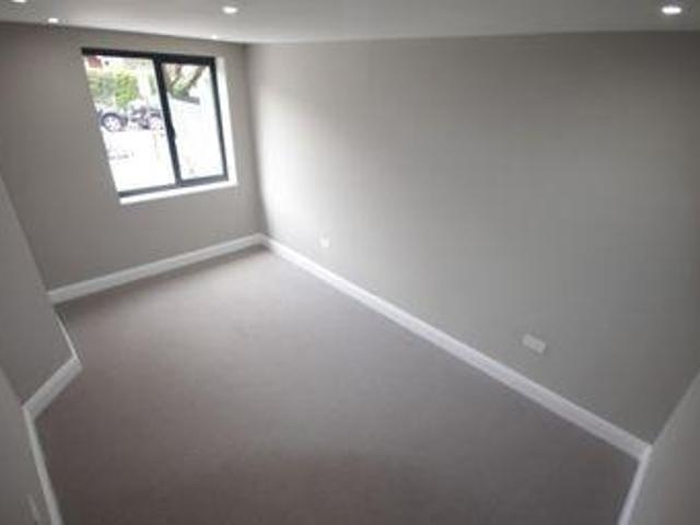 2 Bedrooms Flat for rent in Woodgrange Road, Woodside Park N12