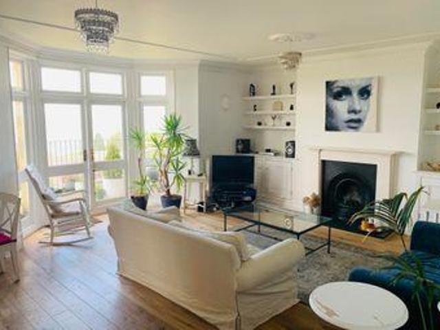 2 Bedrooms Flat for rent in Woodhill Road, Portishead, Bristol BS20