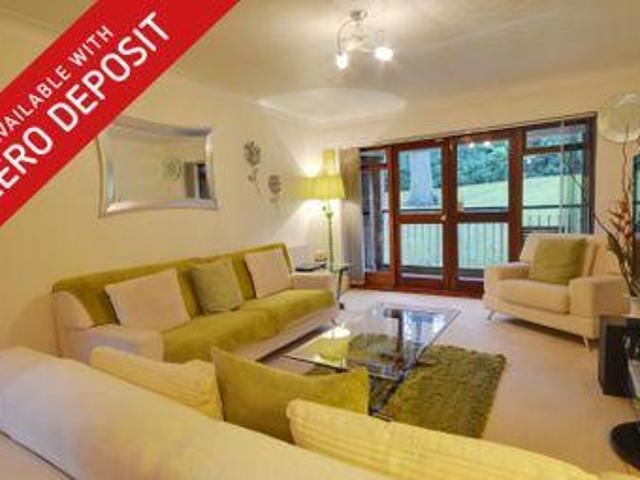 2 Bedrooms Flat for rent in Woodhouse Eaves, Northwood HA6