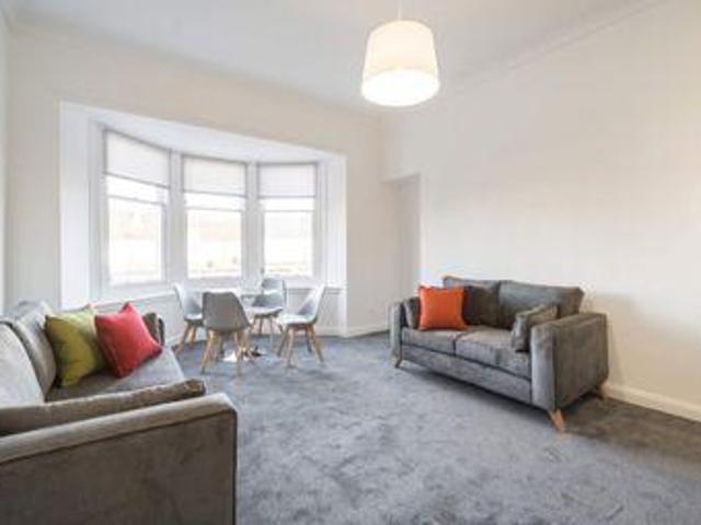 2 Bedrooms Flat for rent in Woodlands Drive, Woodlands, Glasgow G4
