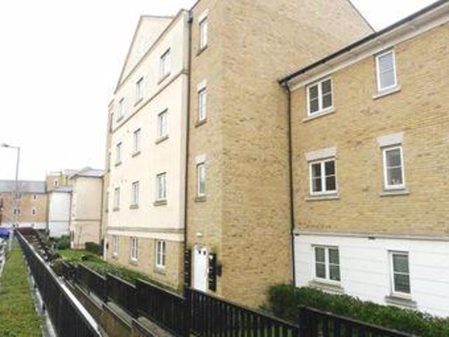 2 Bedrooms Flat for rent in Woods Court, Propelair Way, Colchester CO4