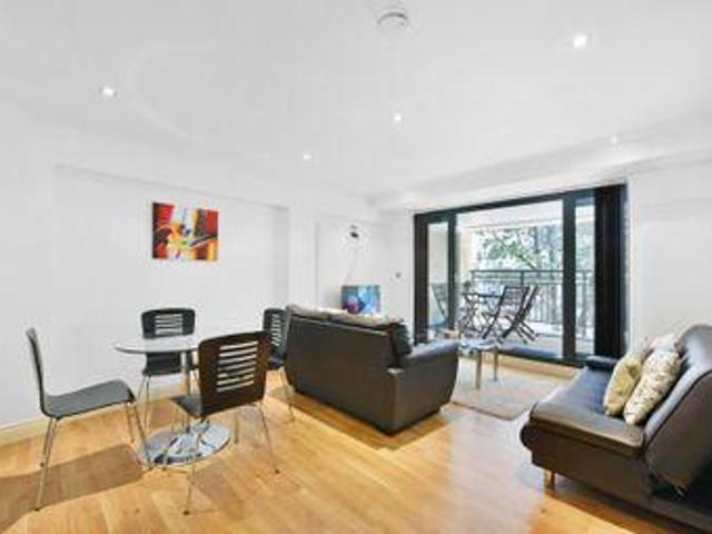 2 Bedrooms Flat for rent in Woodseer Street, London E1