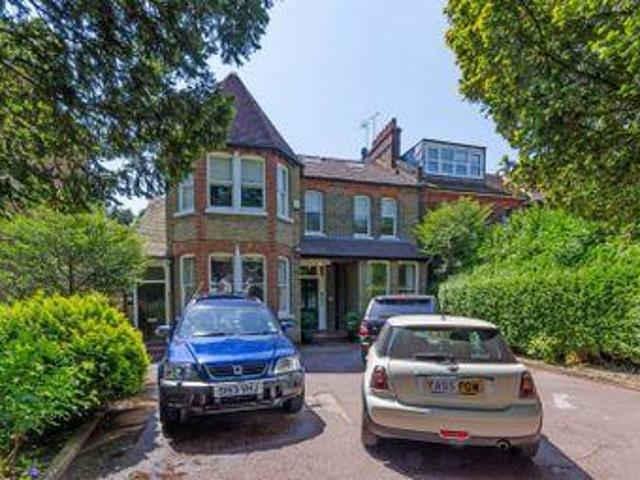 2 Bedrooms Flat for rent in Woodside Lane, Woodside Park, London N12