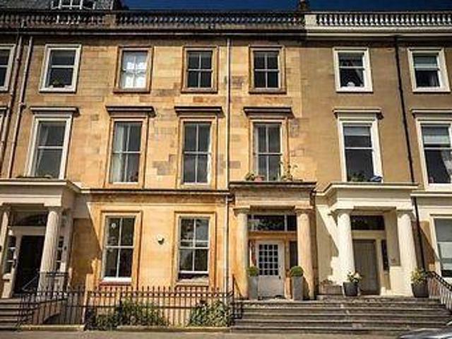 2 Bedrooms Flat for rent in Woodside Terrace, Glasgow G3