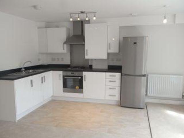 2 Bedrooms Flat for rent in Woodsley Fold, Thornton, Bradford BD13