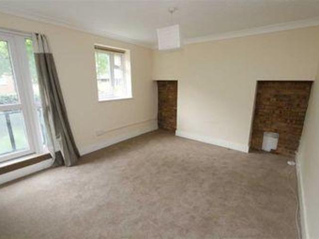 2 Bedrooms Flat for rent in Woolwich Church Street, Woolwich, London SE18