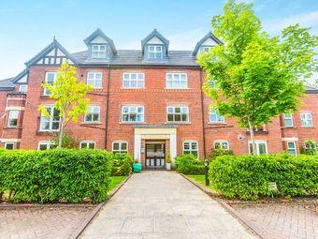 2 Bedrooms Flat for rent in Worsley Road, Swinton, Manchester M27