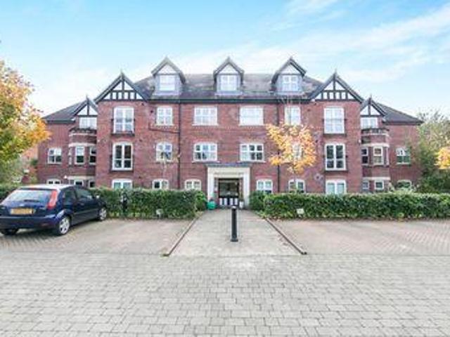 2 Bedrooms Flat for rent in Worsley Road, Swinton, Manchester M27