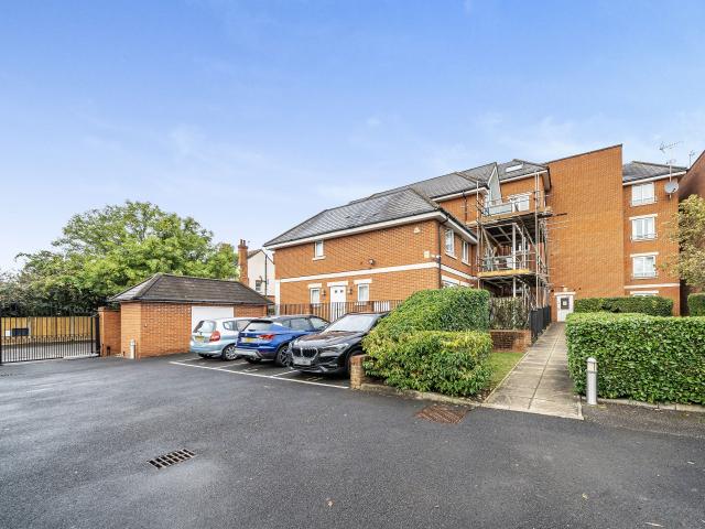2 Bedrooms Flat for Rent in Worple Road | Foxtons