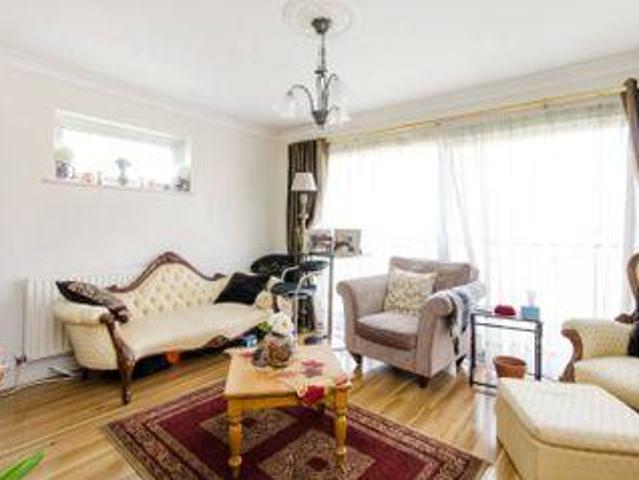 2 Bedrooms Flat for rent in Worple Road, Wimbledon SW20