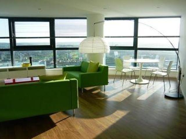 2 Bedrooms Flat for rent in Water Lane, Holbeck, Leeds LS11