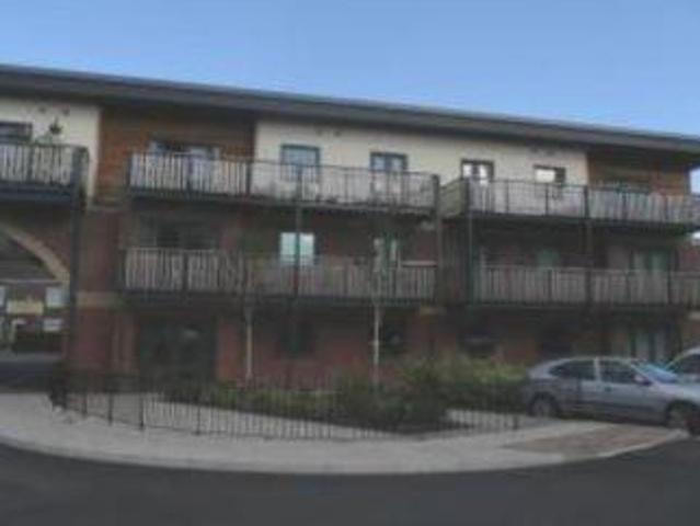2 Bedrooms Flat for rent in Water Street, Radcliffe, Manchester M26