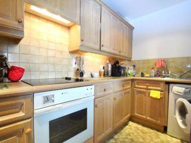2 Bedrooms Flat for rent in Waterford House, Thorney Mill Road, West Drayton UB7