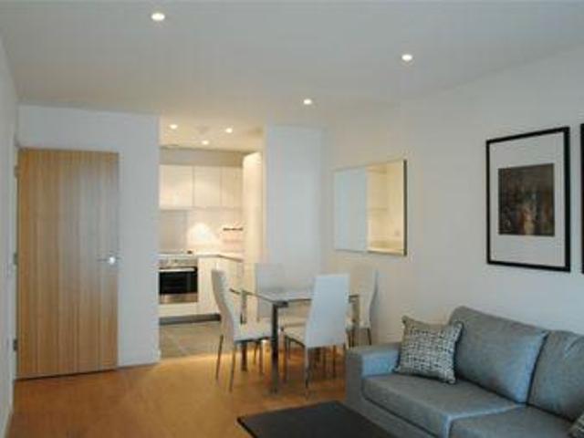 2 Bedrooms Flat for rent in Waterhouse Apartments, 3 Saffron Central Square, Croydon, Surrey CR0