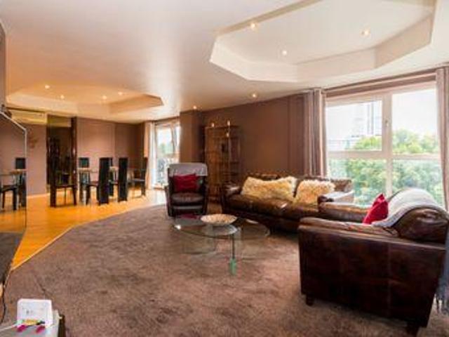 2 Bedrooms Flat for rent in Waterloo Street, Leeds LS10