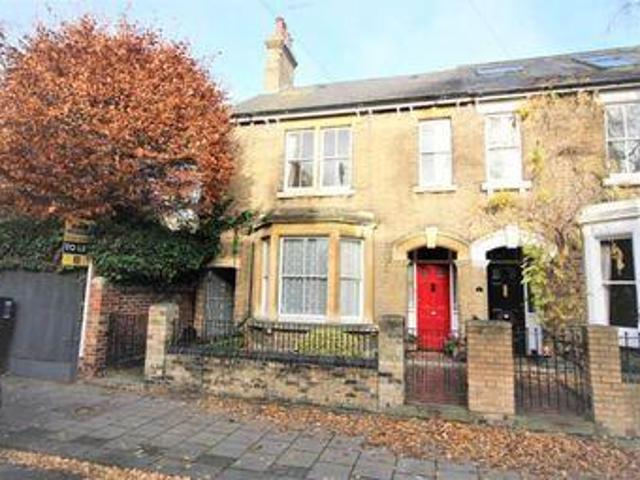 2 Bedrooms Flat for rent in Waterloo Road, Bedford MK40