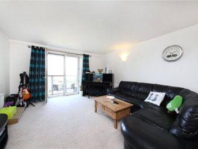 2 Bedrooms Flat for rent in Waterman Building, Westferry Road, Canary Wharf, London E14