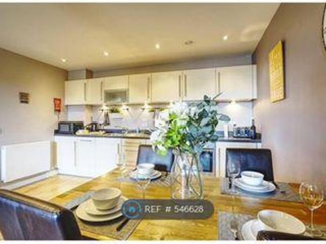 2 Bedrooms Flat for rent in Watermans Place, Leeds LS1