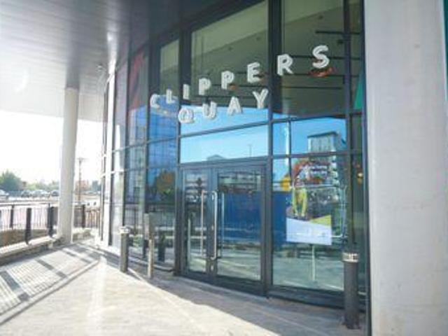 2 Bedrooms Flat for rent in Watermans Walk, Salford M50