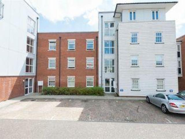 2 Bedrooms Flat for rent in Waters Edge, Canterbury CT1