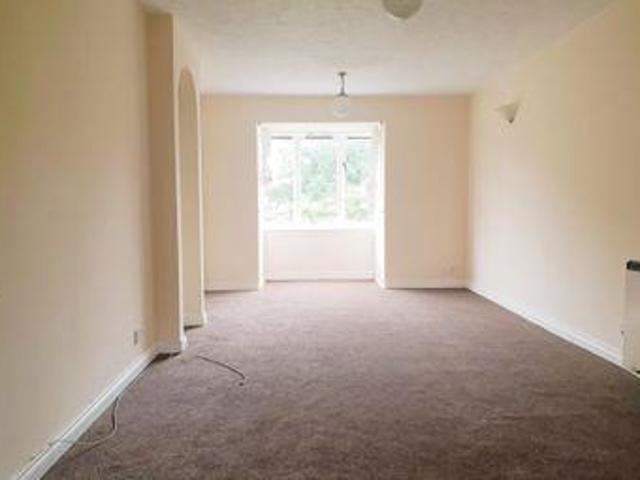 2 Bedrooms Flat for rent in Waterside Close, Barking IG11
