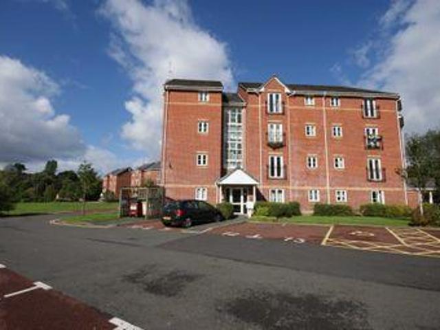 2 Bedrooms Flat for rent in Waterside Gardens, Bolton BL1
