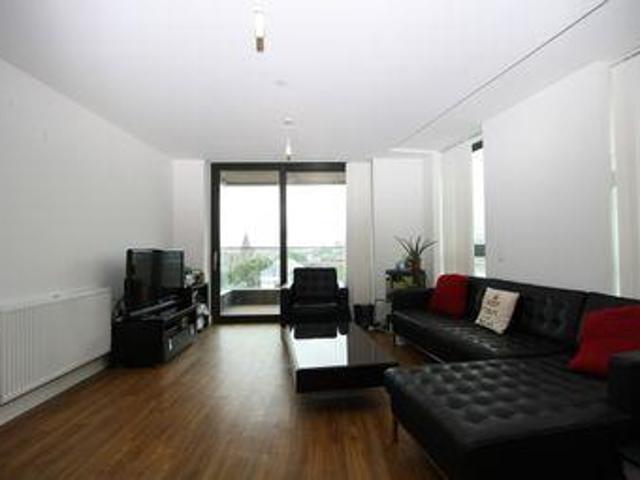 2 Bedrooms Flat for rent in Waterside Park, Connaught Heights, London E16