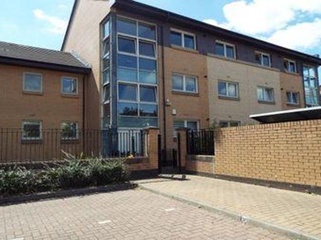 2 Bedrooms Flat for rent in Waterside Place, Glasgow G5