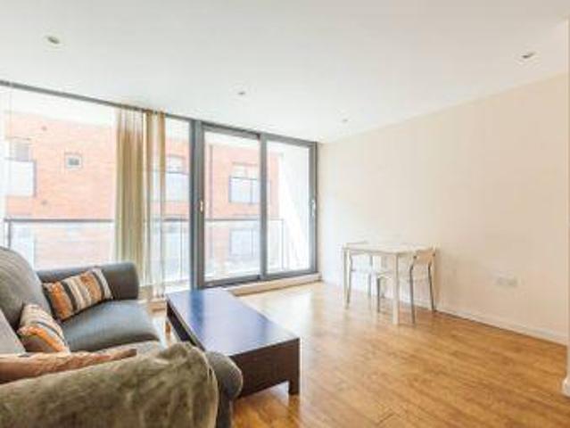 2 Bedrooms Flat for rent in Waterson Street, Hackney, London E2