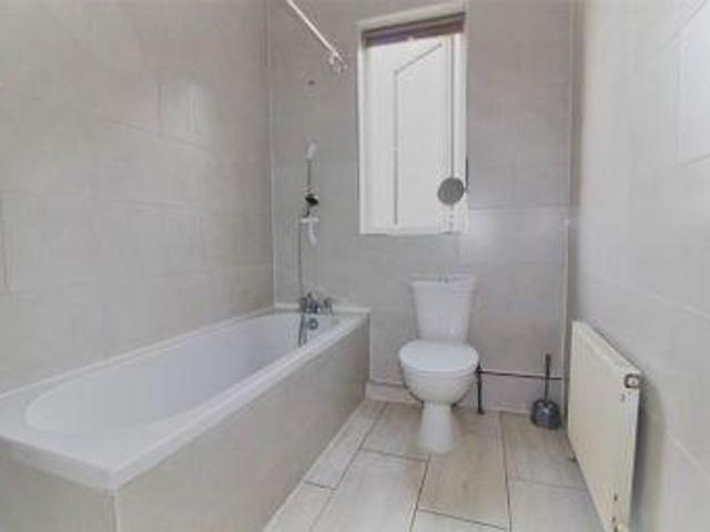 2 Bedrooms Flat for rent in Watford Way, London NW4