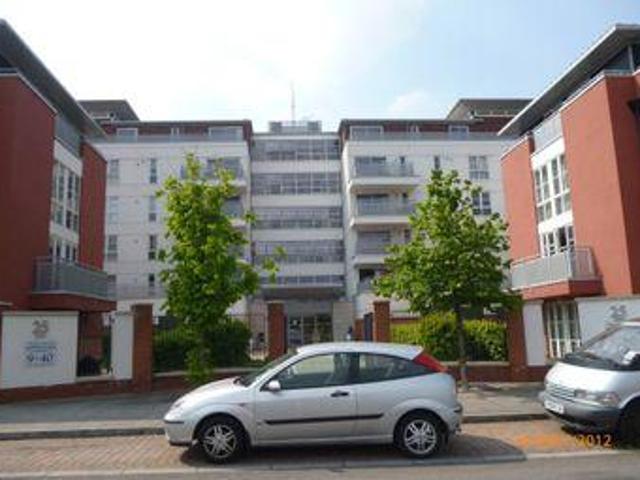 2 Bedrooms Flat for rent in Watkin Road, Leicester LE2