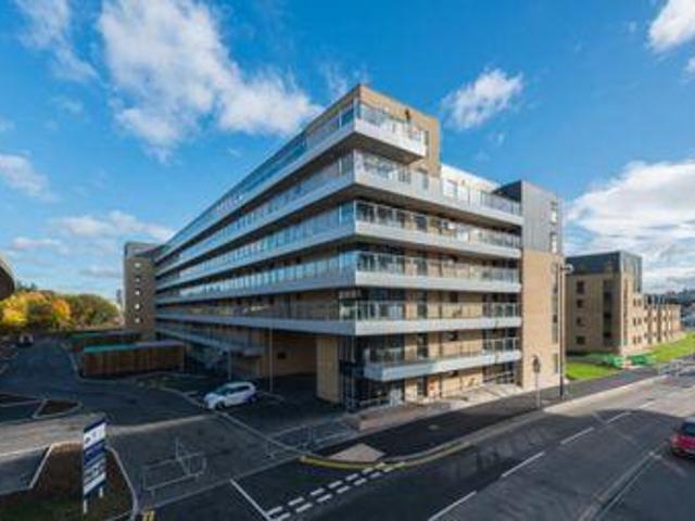 2 Bedrooms Flat for rent in Watkiss Way, Cardiff CF11
