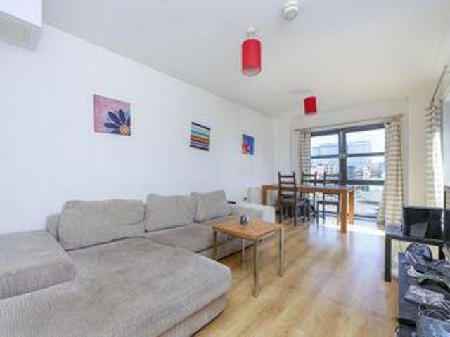 2 Bedrooms Flat for rent in Watney Street, London E1
