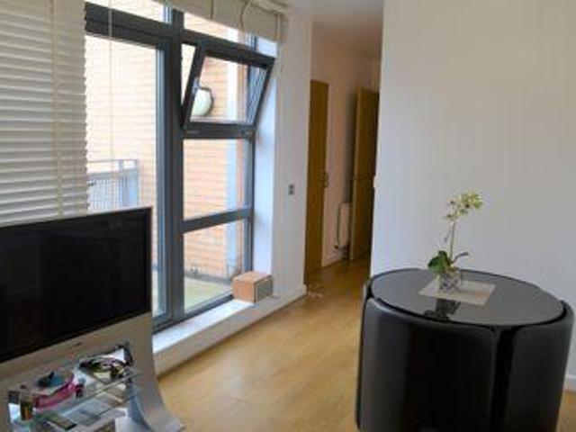 2 Bedrooms Flat for rent in Watney Street, London E1
